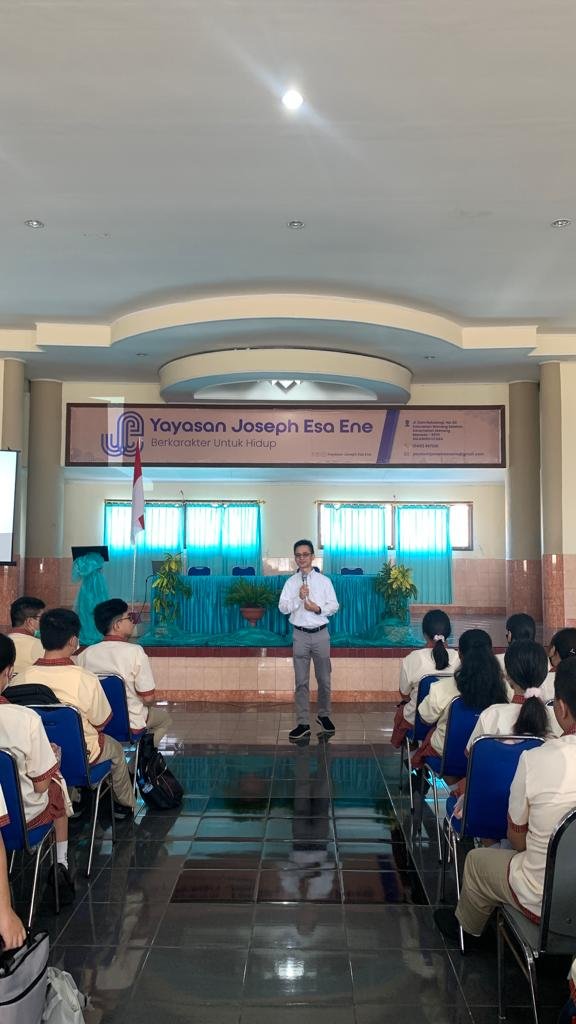 RSUP Kandou Gelar Skrining Kelainan Refraksi dan Edukasi Kesehatan di ...